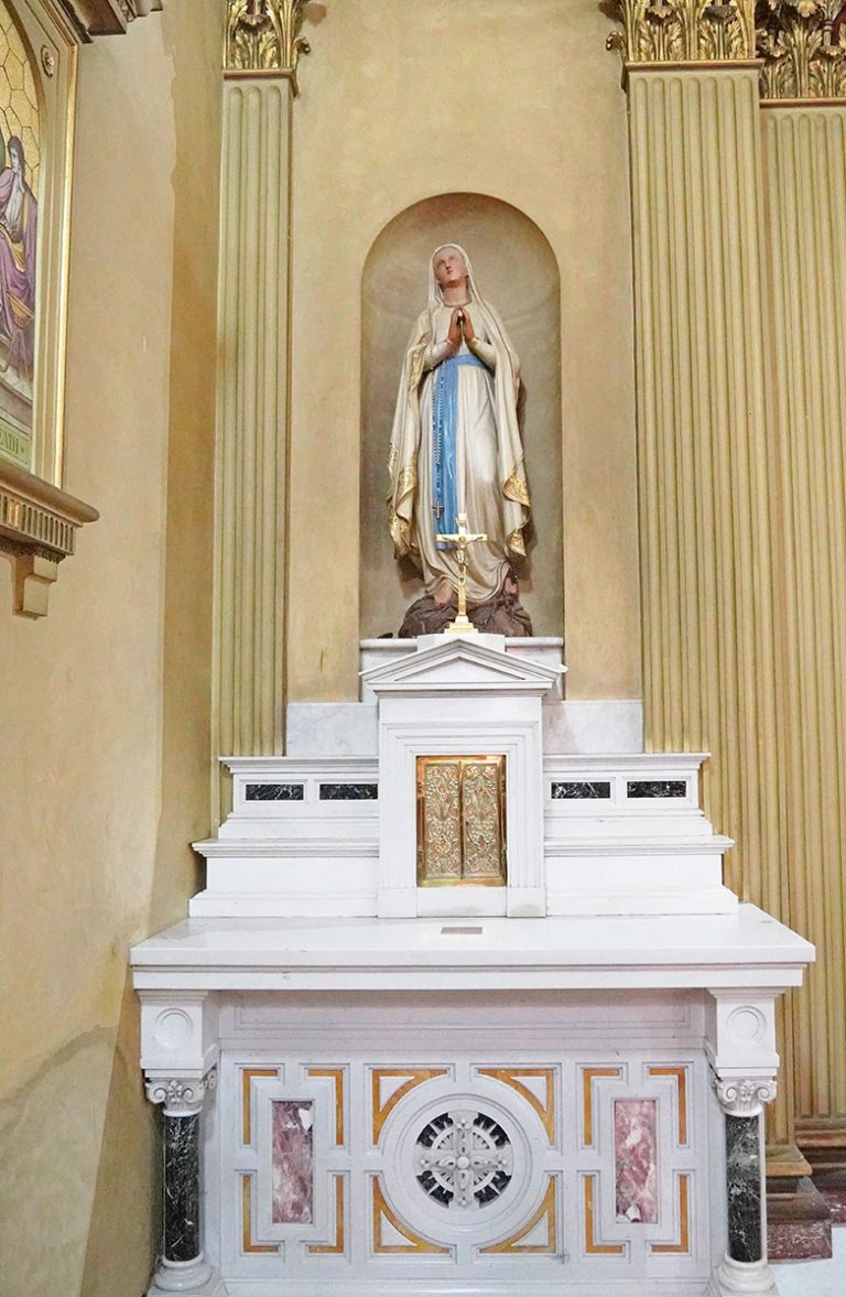 Side altar – St Aloysius College